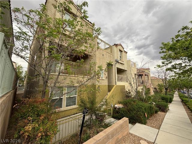 9137 Palatial Palette Court