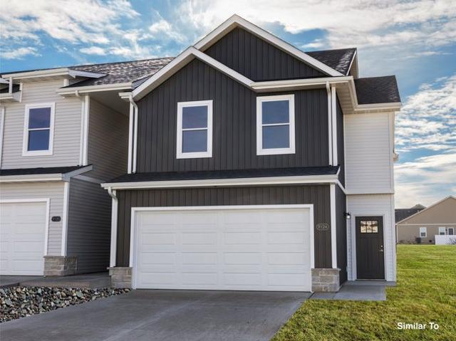 9138 Robinson Dr, West Des Moines, IA 50266