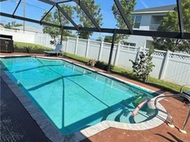 913/915 Mohawk Pkwy, Cape Coral, FL 33914