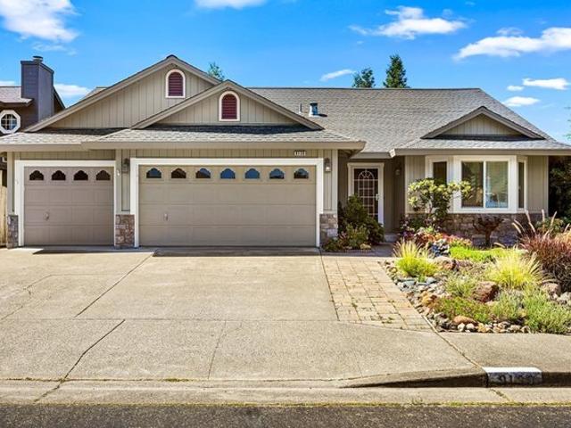 9139 Piccadilly Cir, Windsor, CA 95492