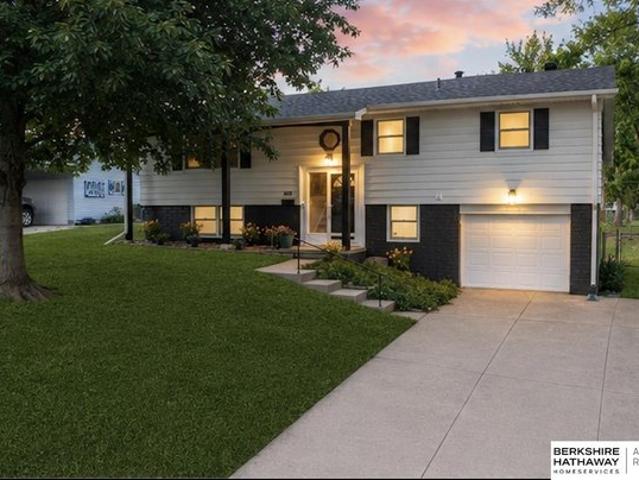 9130 Pauline St, Omaha, NE 68124