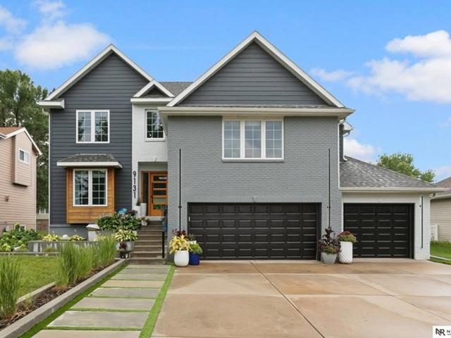 9131 Merryvale Dr, Lincoln, NE 68526