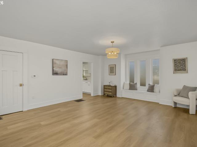 9131 n lombard st