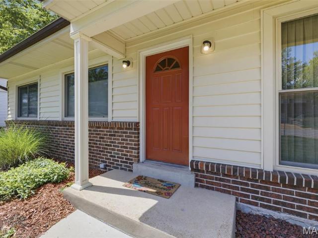 9131 Cherry Brook Ln, Crestwood, MO 63126 | MLS #26026 | Compass