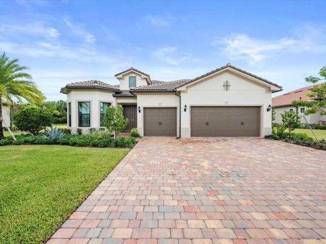 9132 Balsamo Dr, Palm Beach Gardens, FL 33412