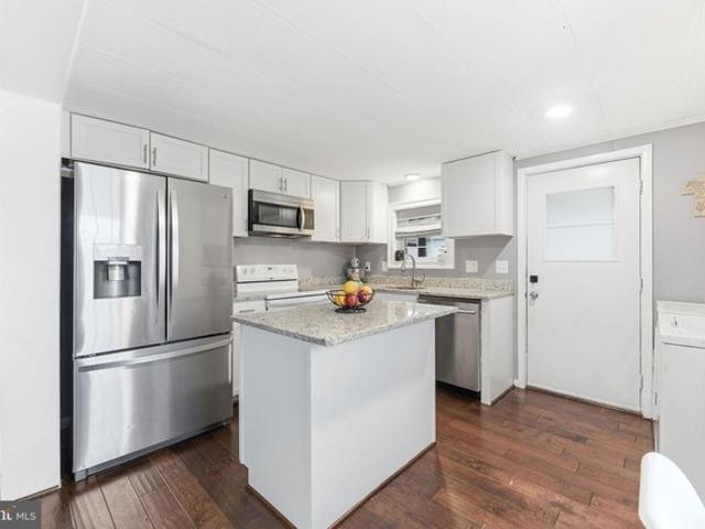 9132 Goldenrod Ln, Upper Marlboro, MD 20772