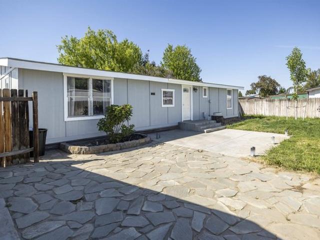 9132 W Yellowstone Ave, Kennewick, WA 99336