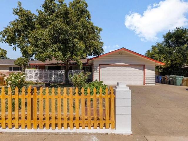 9133 Rosewood Dr, Sacramento, CA 95826