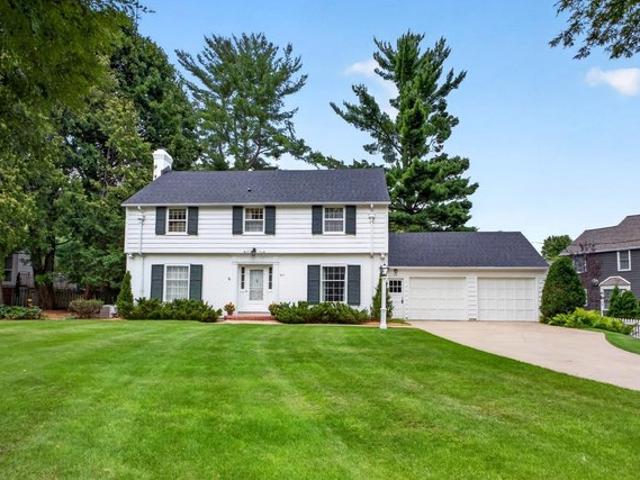 913 10th St SW, Rochester, MN 55902