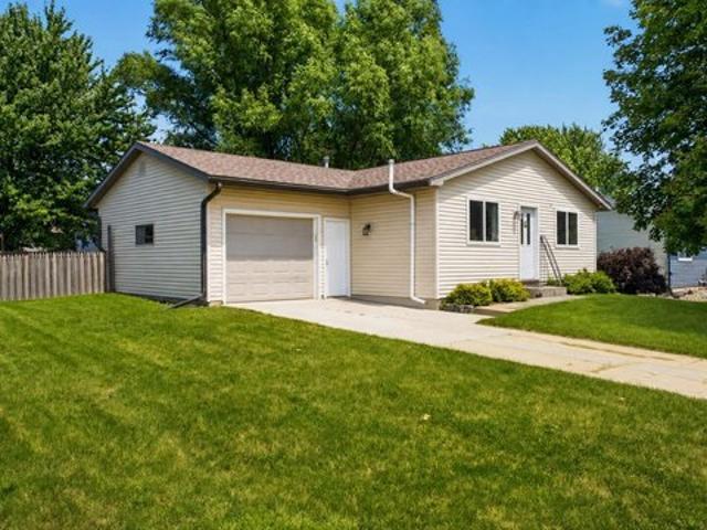 913 2nd St NW, Byron, MN 55920