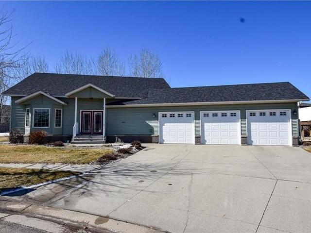 913 41st Ave S, Moorhead, MN 56560