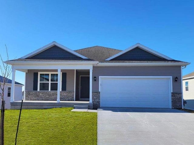 913 8th St NW, Bondurant, IA 50035