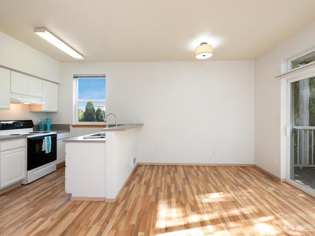 913 91 th Ave, Seattle, WA 98122 | MLS #2530