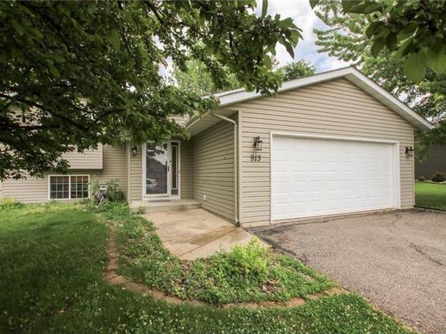 913 Carolina Pkwy NW, Hutchinson, MN 55350