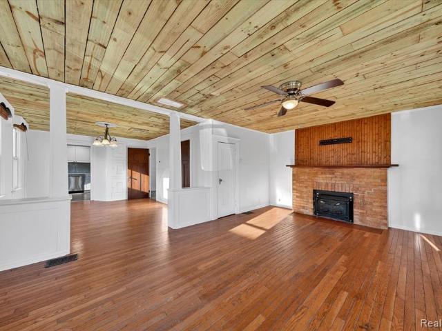 913 Cedar Street