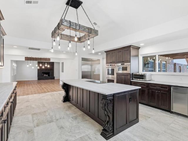 913 Ashland Ct, Mansfield, TX 76063 | MLS #21185
