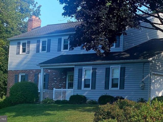 913 Baylowell Dr, West Chester, PA 19380