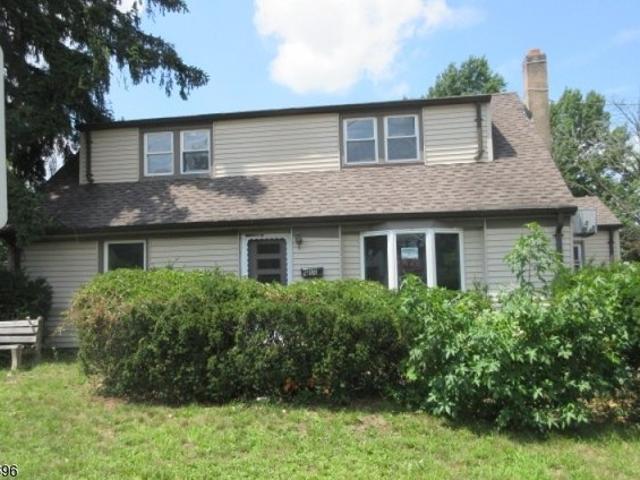 913 Briarcliff Ave, Maywood, NJ 07607