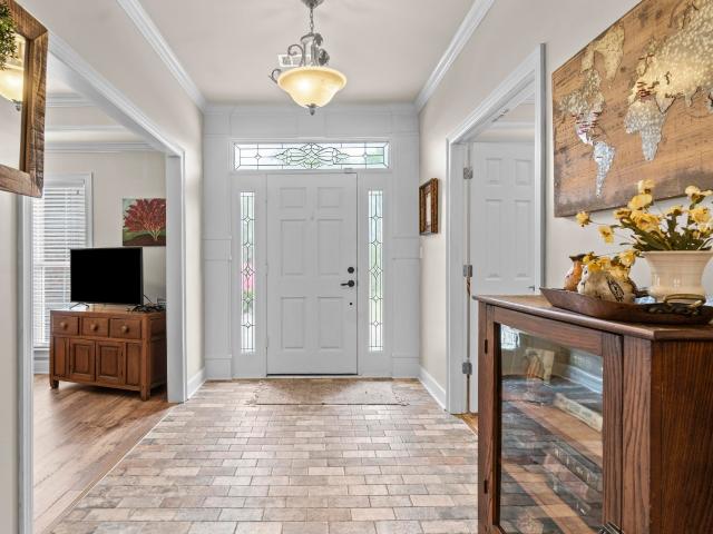 913 Golf View Drive