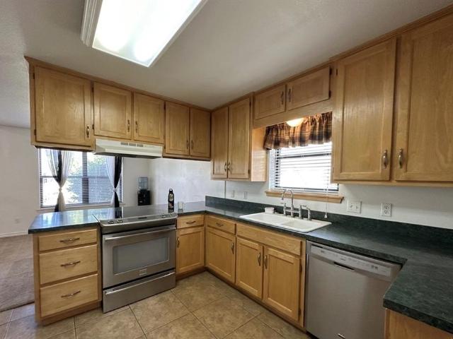 913 E Cedar Avenue