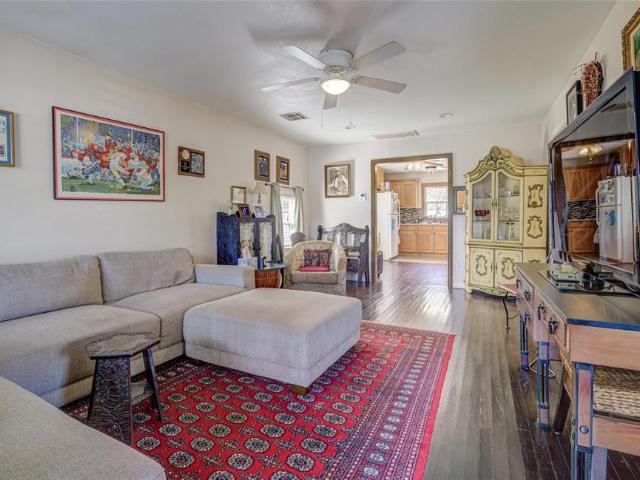 913 E Comanche Street