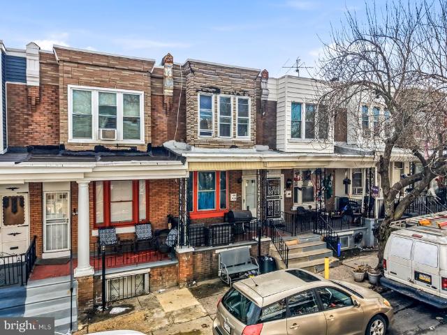 913 E Russell Street