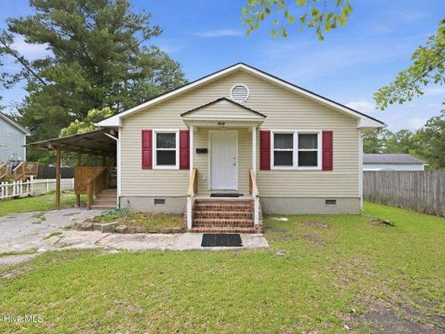 913 Fort Totten Dr, New Bern, NC 28560