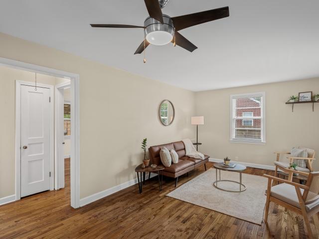 913 Kipling Dr