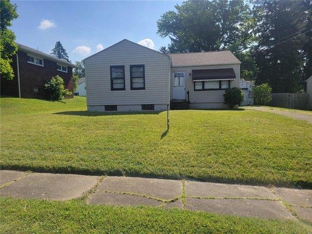 913 Indiana Ave, Farrell, PA 16121