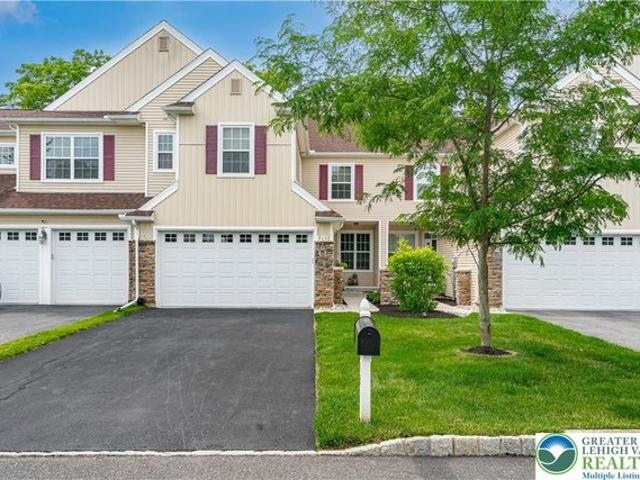 913 Iron Ln, Forks Township, PA 18040