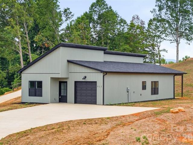 913 Overlook Dr SW, Lenoir, NC 28645