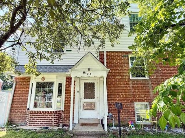 913 Lomond Ln, Philadelphia, PA 19128