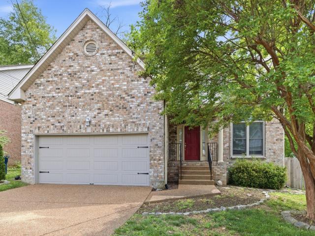 913 Magnolia Ct W