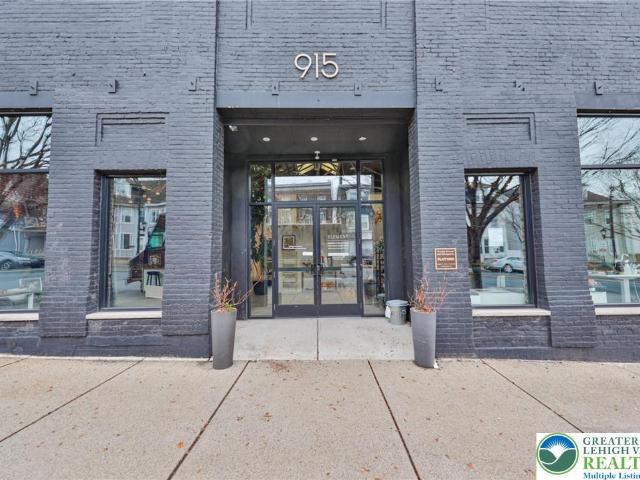 913 Northampton Street