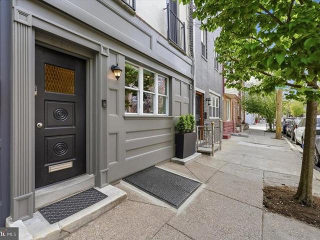 913 S 10th St, Philadelphia, PA 19147