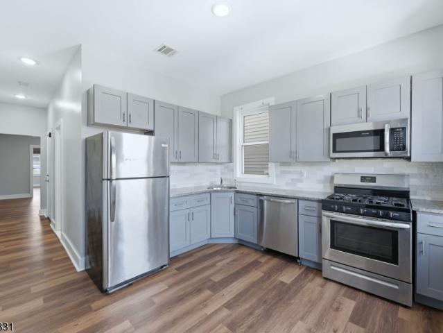 913 S 18th
