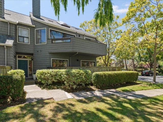 913 Shoreline Drive