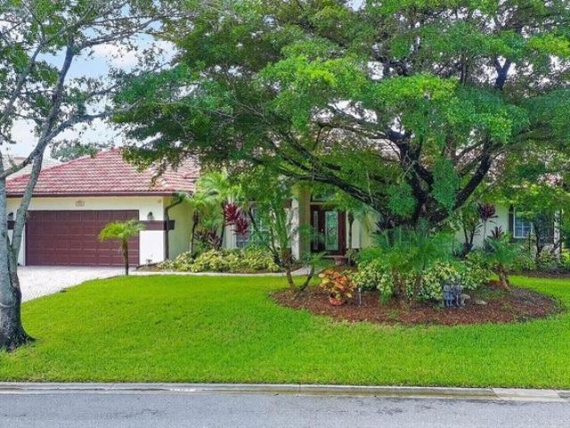 913 SW Lighthouse Dr, Palm City, FL 34990