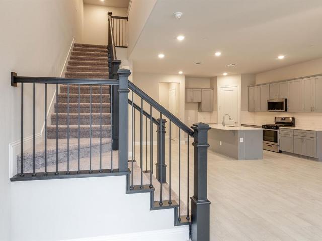 913 Ponds Edge Lane