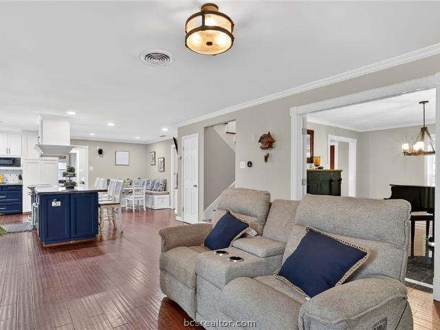 913 Park Lane