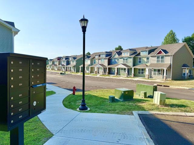 913 Peaceful Pl