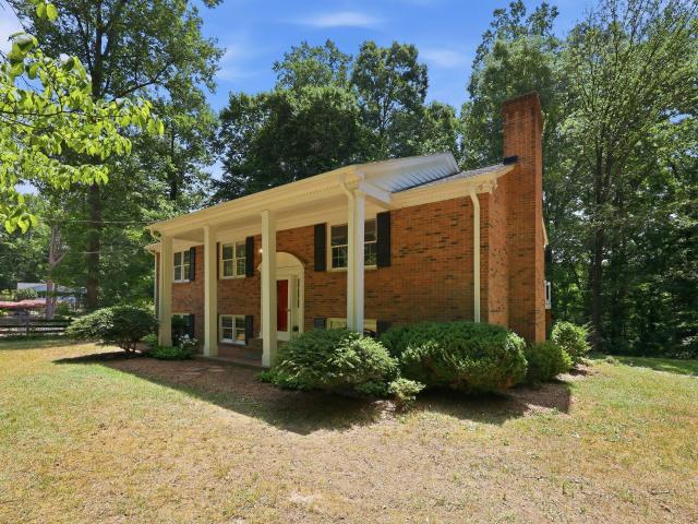 913 Riverview Road