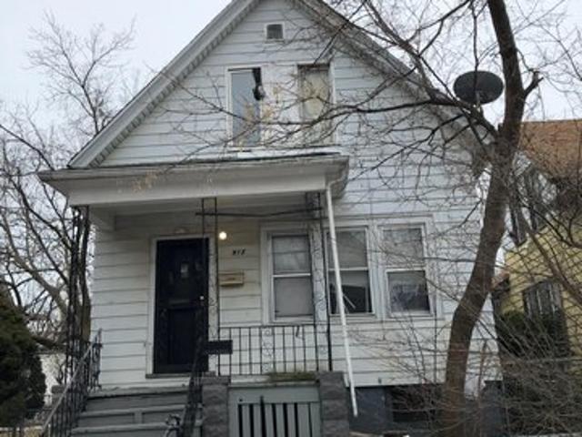 913 W Hadley St, Milwaukee, WI 53206