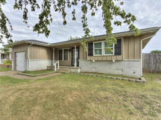 913 W Mitchell Dr, Midwest City, OK 73110