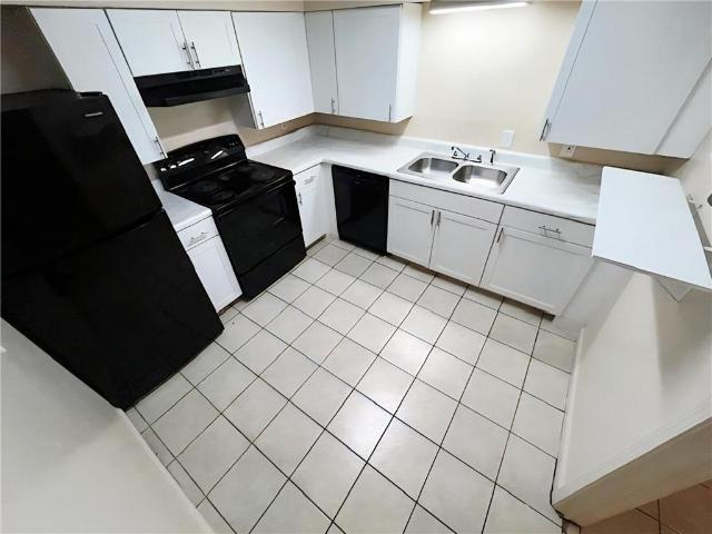 913 W Monterey Court # D