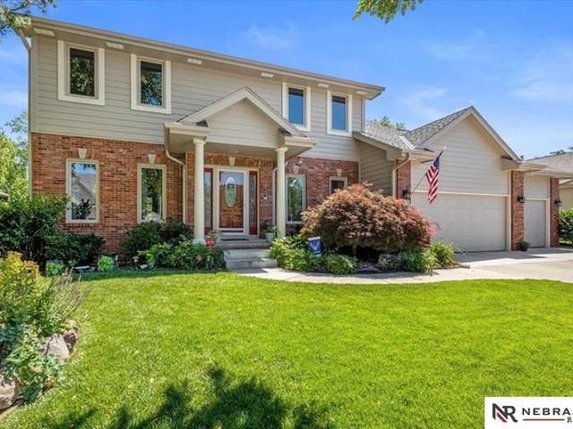 913 Woodland Ave, Papillion, NE 68046