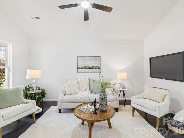 913 Tennyson Dr, Charlotte, NC 28208 | MLS #4350 | Compass