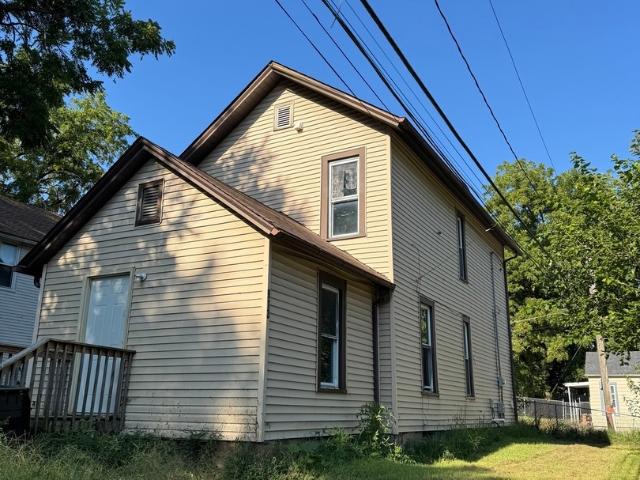 913 VINE Street
