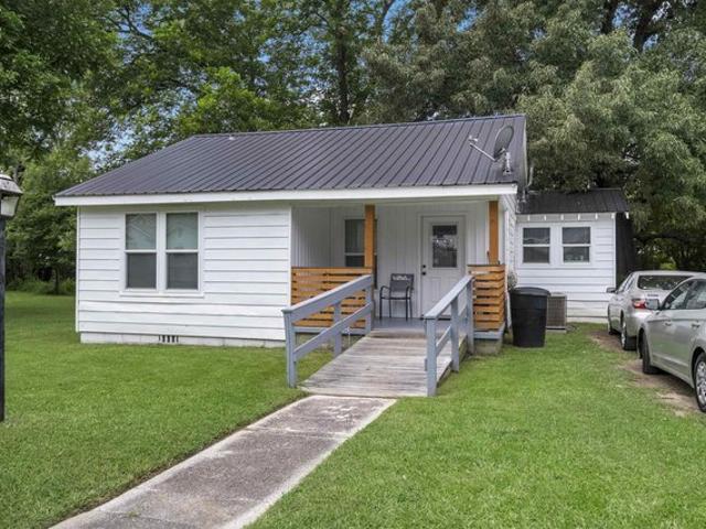 913 Virginia Ave, Gadsden, AL 35903