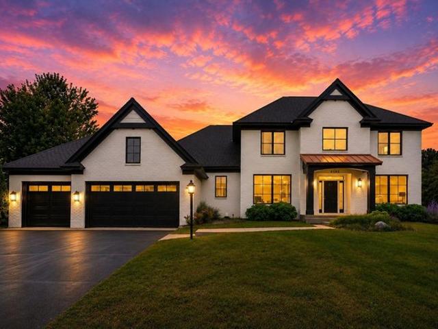 9140 Heritage Way, Woodbury, MN 55125